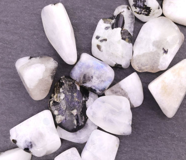 Pedra da Lua: Significado da Pedra da Conexão Mística – Loja WeMystic